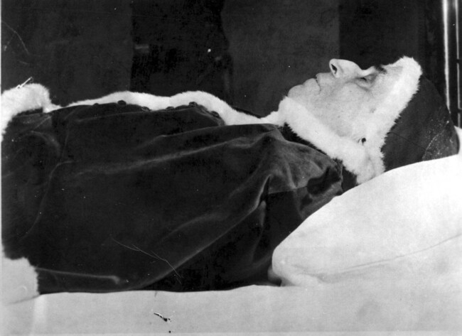 En 1958 la Iglesia aplicó un pequeño cambio en el funeral de Pío XII ...