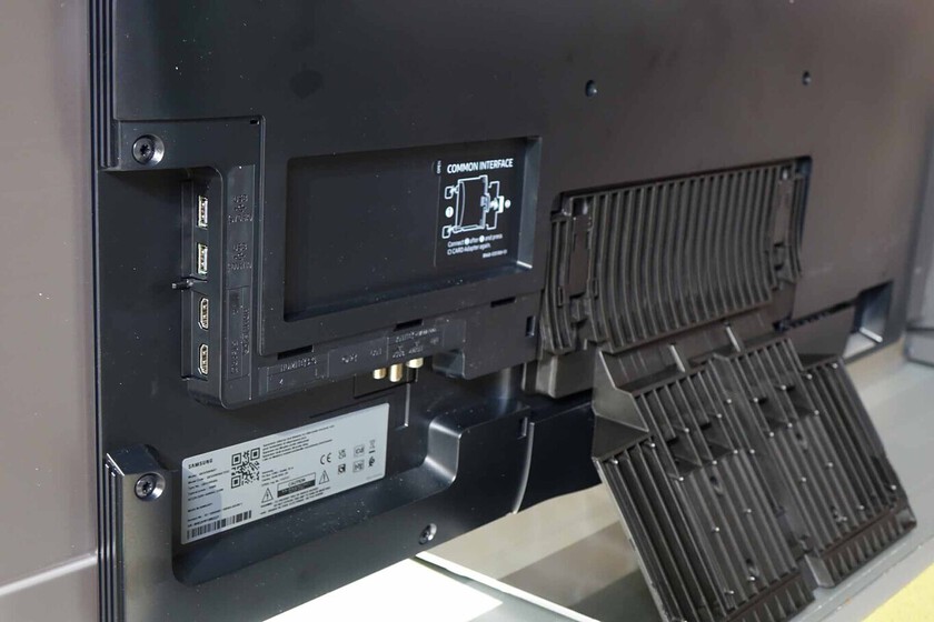 Para qué sirven los USB de tu Smart TV: 10 usos para sacarles todo el ...