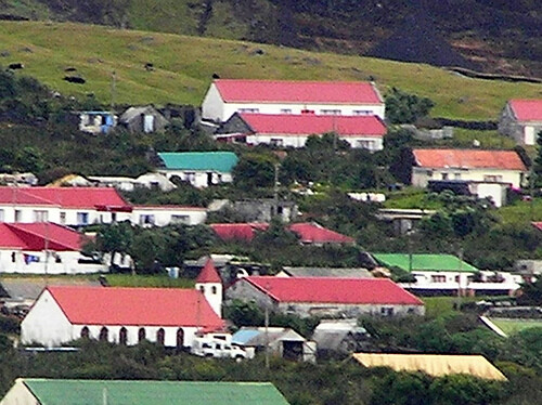 Así es la vida en la isla habitada más remota de la Tierra: la ...