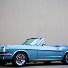 Ford Mustang del 64 réplica by Revology Cars