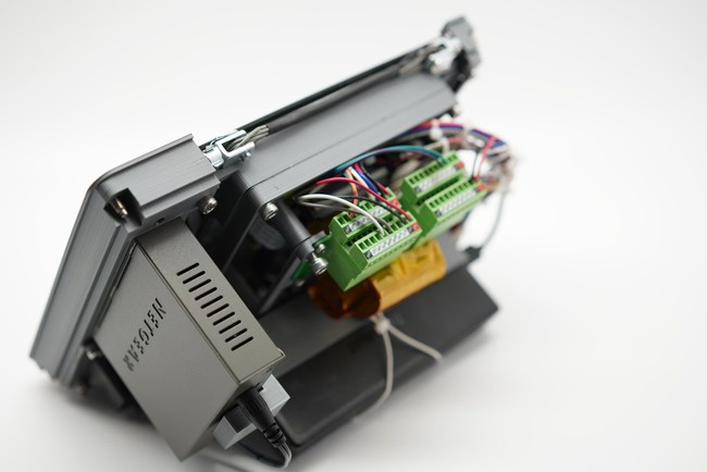 Este mini PC cyberpunk basado en Raspberry Pi fue creado pensando en el ...
