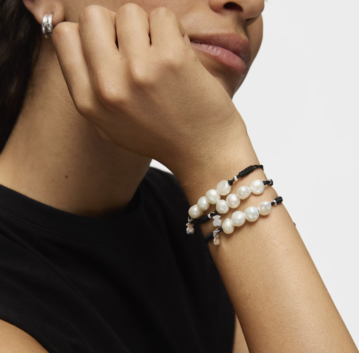 Tous tiene la pulsera de plata y perlas más casual y bonita del verano ...