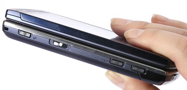 Fujitsu LOOX F-07C es el primer teléfono con Intel Atom y dos sistemas ...