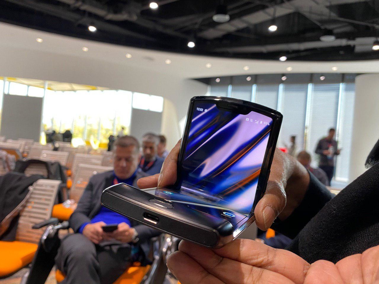 El Moto Razr se actualiza a Android 10, Motorola pone al día su primer ...