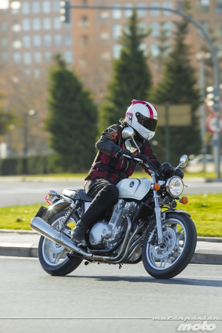 Honda CB1100, prueba (valoración, ficha técnica y galería)