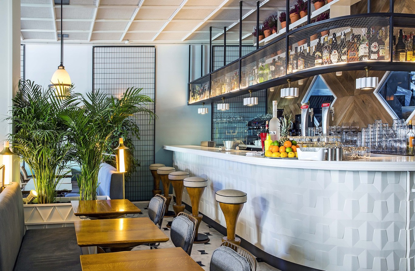 Lateral Fuencarral renueva su imagen con interiorismo de Alba Hurlé y ...