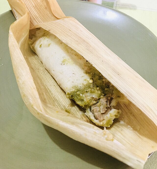 Cómo hacer tamales de rajas con queso y salsa verde con la receta y ...