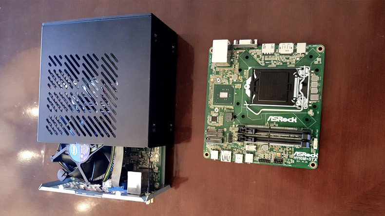 ASRock muestra lo compacto que son los sistemas Mini-STX con ...