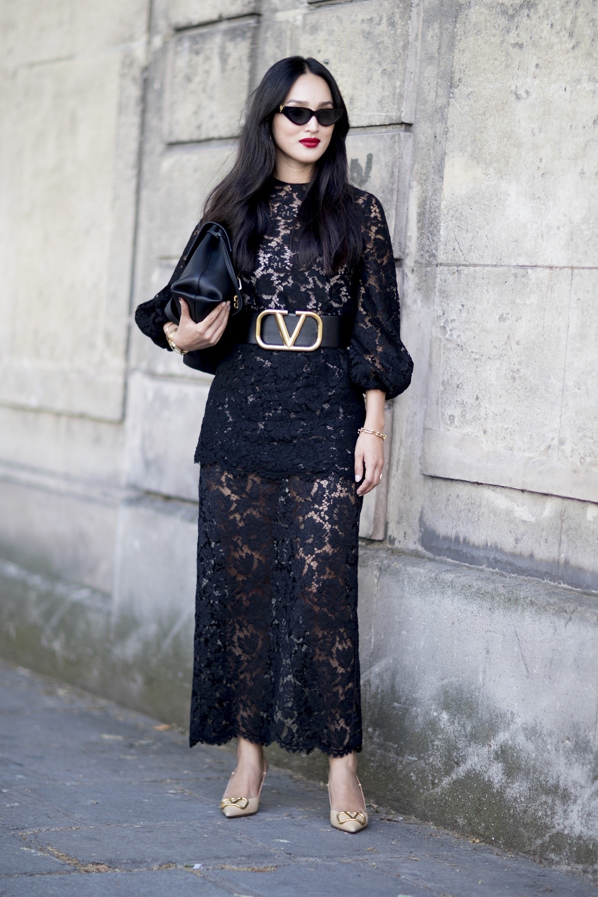 Cómo lucir las blusas con encaje, tanto de día como de noche