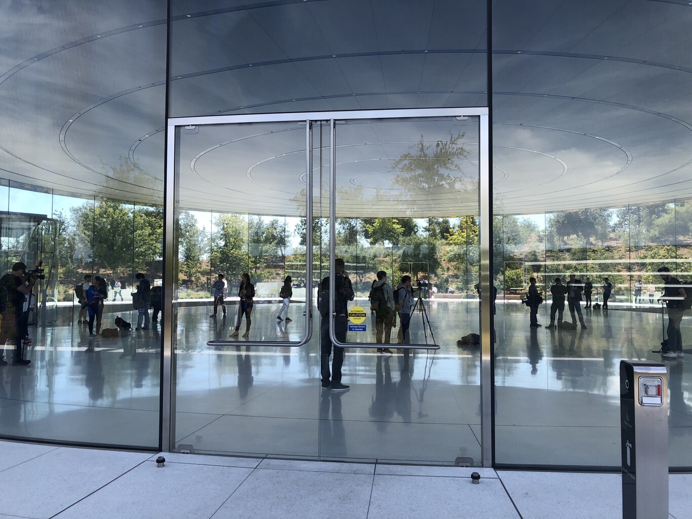 Un paseo por el Apple Park con estas 18 fotos tomadas por mí