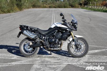 Triumph Tiger 800, prueba (valoración, vídeo, galería y ficha técnica)