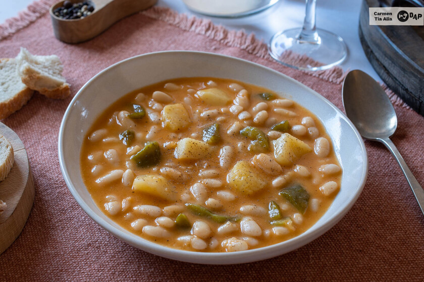 Judías o alubias blancas en ajo colorado, receta de cocina fácil y ...