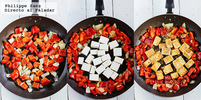 Tofu asado con verduras y salsa de soya. Receta vegana fácil
