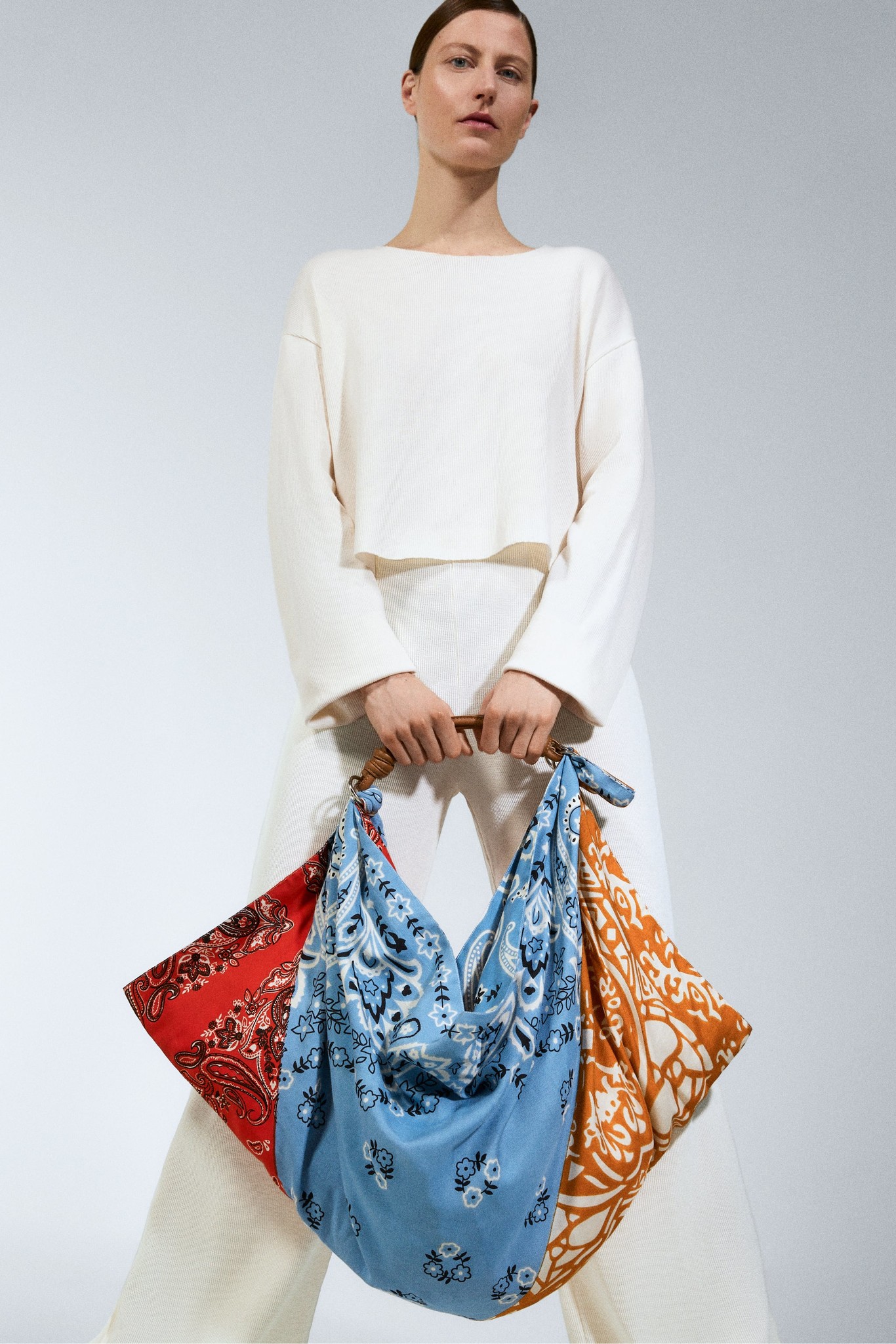 La nueva colección de bolsos de Zara tiene modelos únicos para cambiar ...