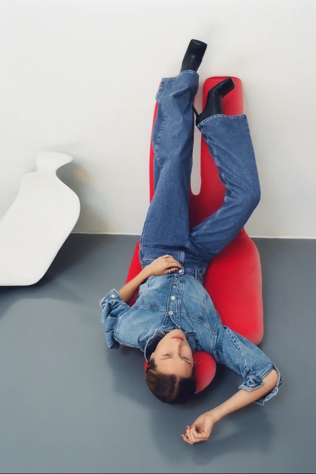 El nuevo lookbook de Zara se llena de poses imposibles y ...