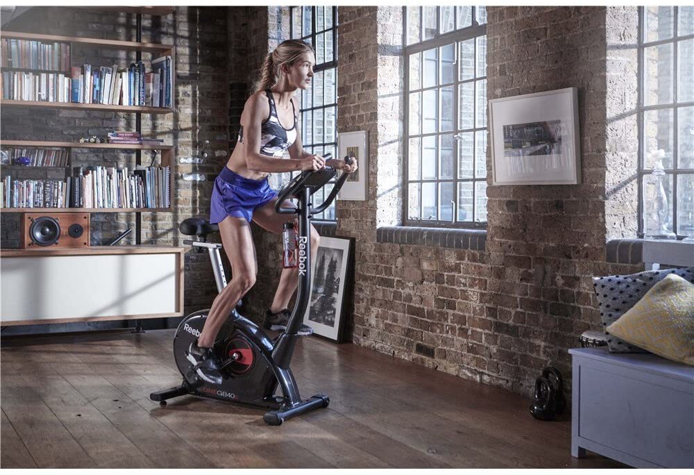 Potencia tu rutina de cardio en casa con la bicicleta estática Reebok ...