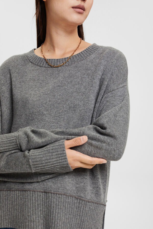 El jersey gris de cashmere es la compra eterna que todo armario cápsula ...