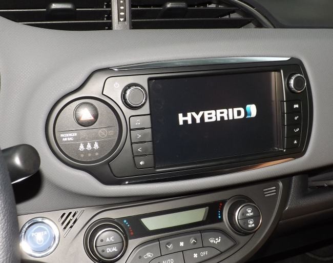 El Toyota Yaris hybrid 2015 a prueba: Interior y experiencia al volante