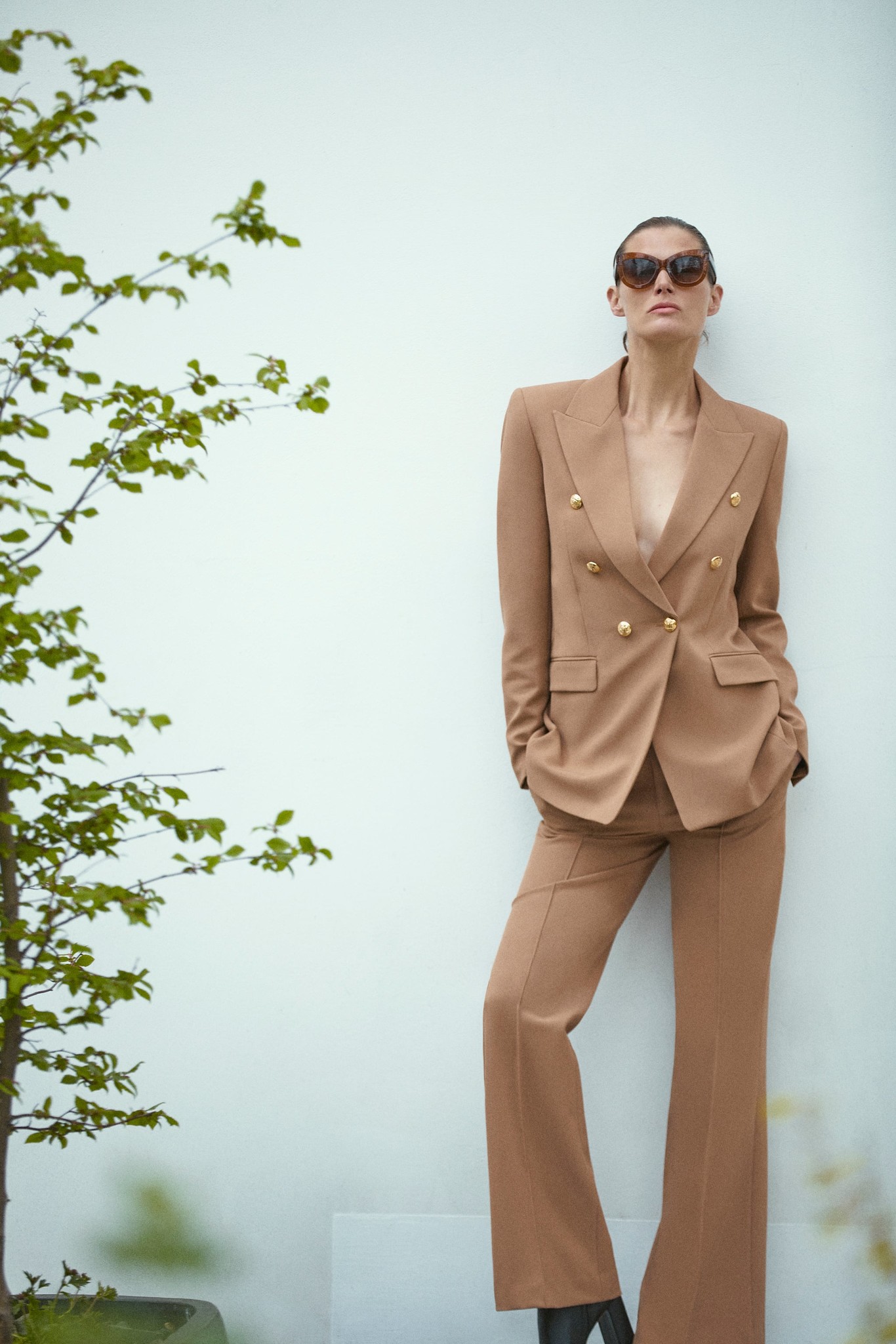 Aunque alguna tienda de Zara abra al público, sus modelos siguen ...