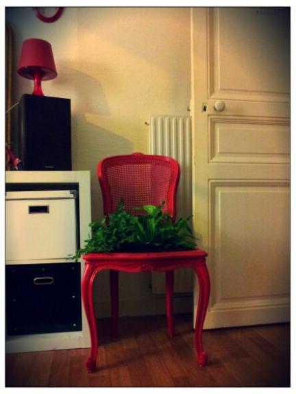 ¿Buena o mala idea?: una silla reutilizada como jardinera