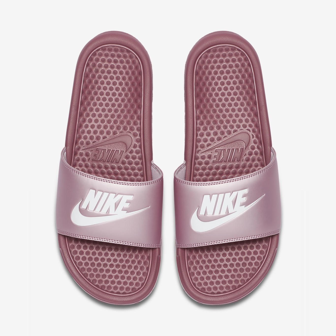 Las 13 chanclas con más estilo para la playa y piscina de este verano ...