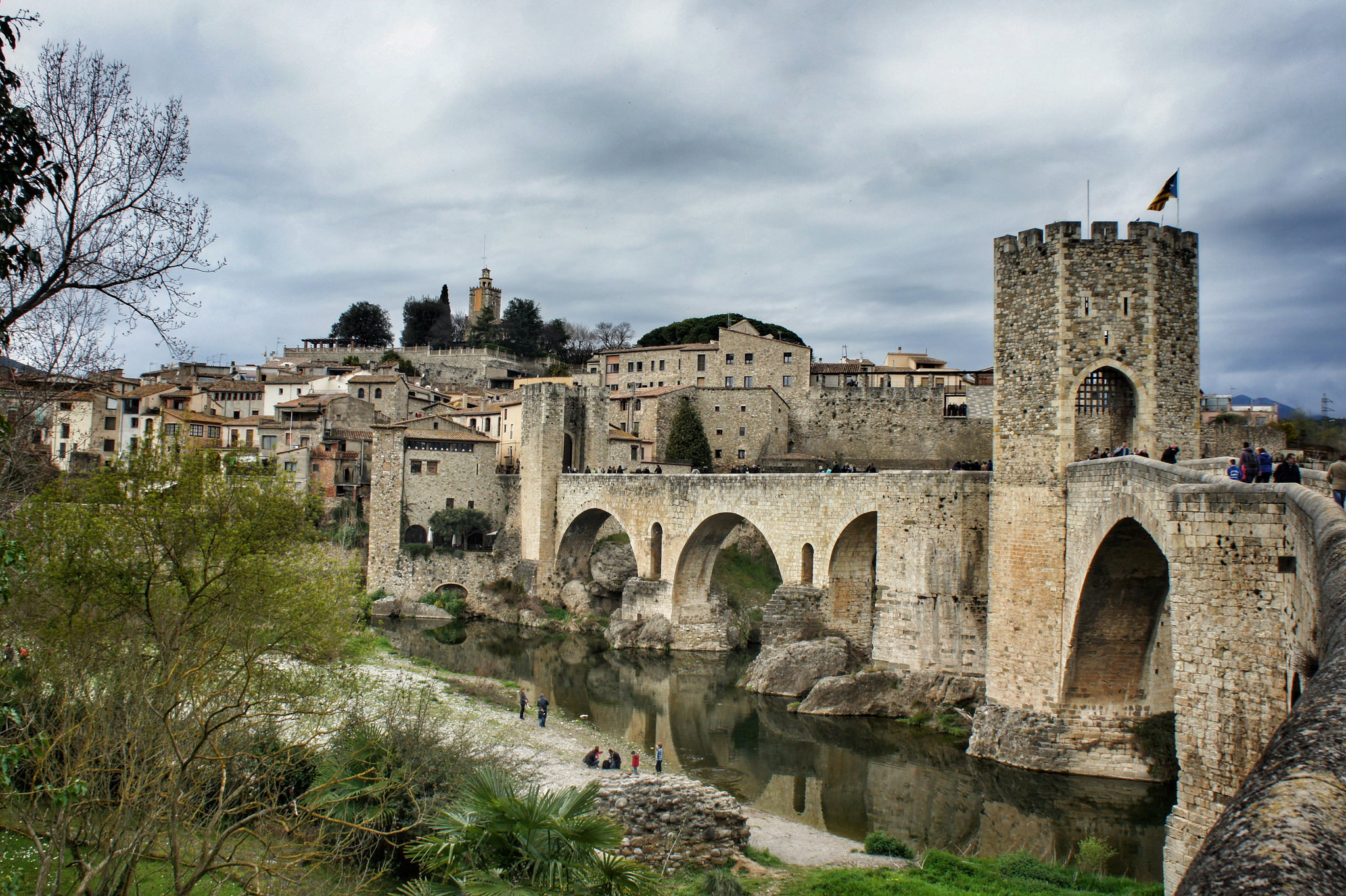 Besalú, el pueblo más interesante del que nunca habían oído hablar...en ...