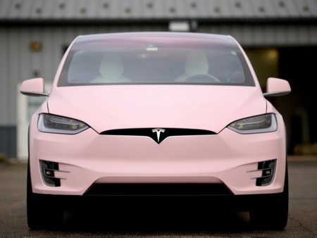 Este es Verity, el genuino Tesla Model X de color rosa