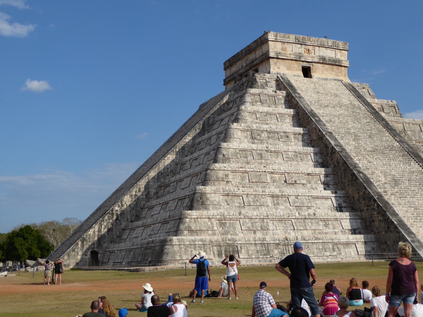 Chichén Itzá el día de equinoccio y el descenso de la serpiente emplumada