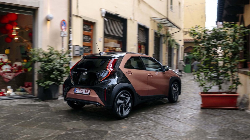 Probamos el Toyota Aygo X Cross: un mini híbrido de 116 CV que gasta 3 ...