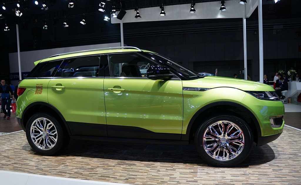 ¿Comprarías el Landwind X7, la copia china del Range Rover Evoque?