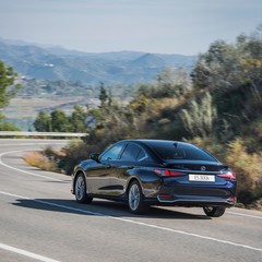 Lexus ES 300h y RC 300h 2019, prueba contacto: híbridos de lujo con ...
