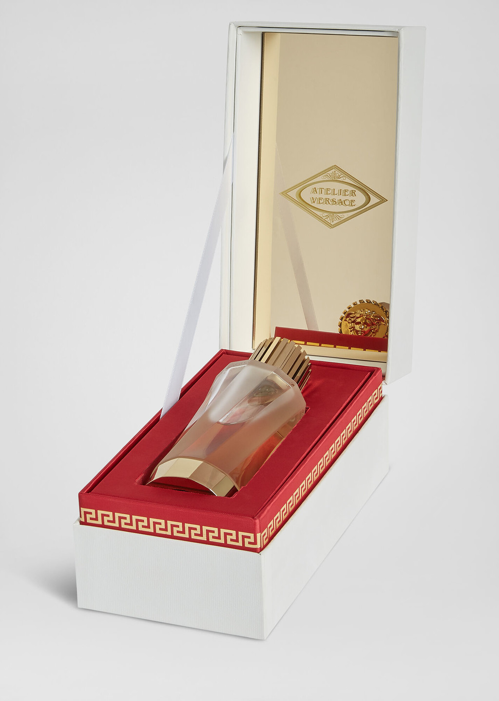 Versace quiere llevar la "alta costura" a la perfumería con su nueva ...