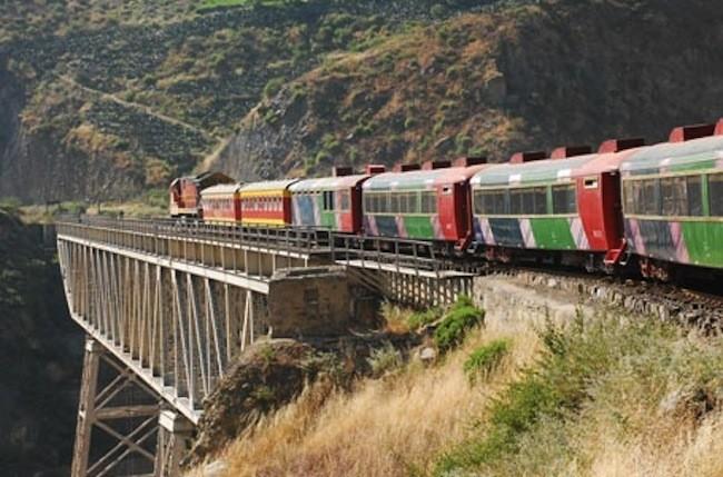 Viaja a 5.000 metros de altura en el tren más alto del mundo