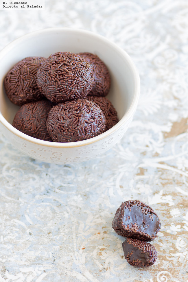 Brigadeiros brasileños. Receta de cocina fácil, sencilla y deliciosa