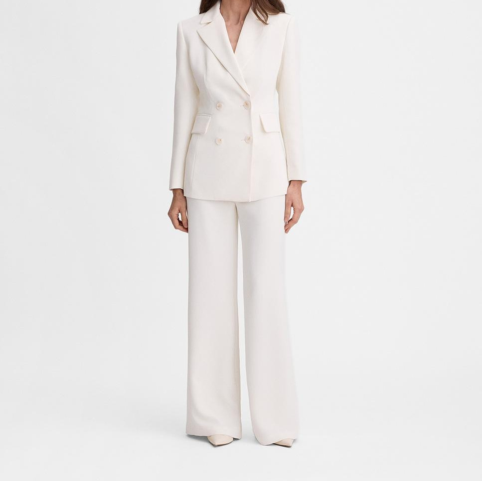 Cómo combinar un pantalón blanco: colores, zapatos y accesorios