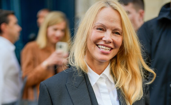 Pamela Anderson sorprende a todo el mundo al natural y sin maquillaje