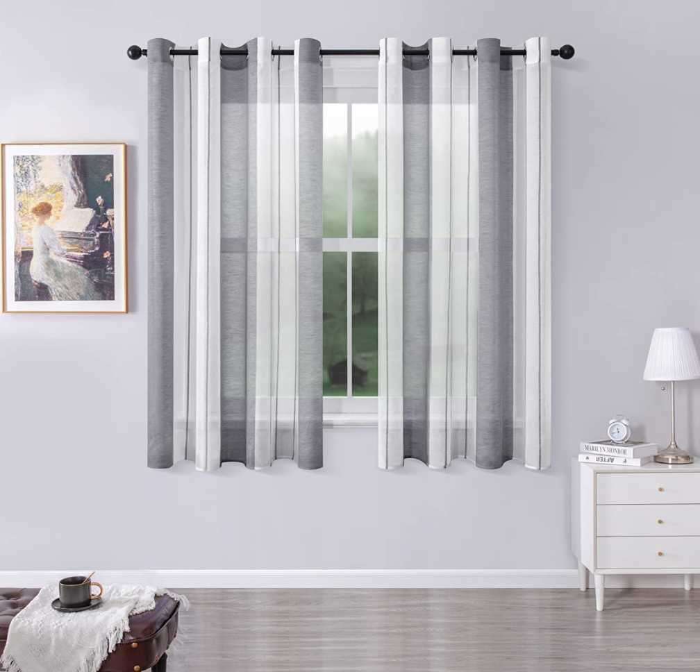 Seis cortinas elegantes y minimalistas para vestir de otoño nuestro salón