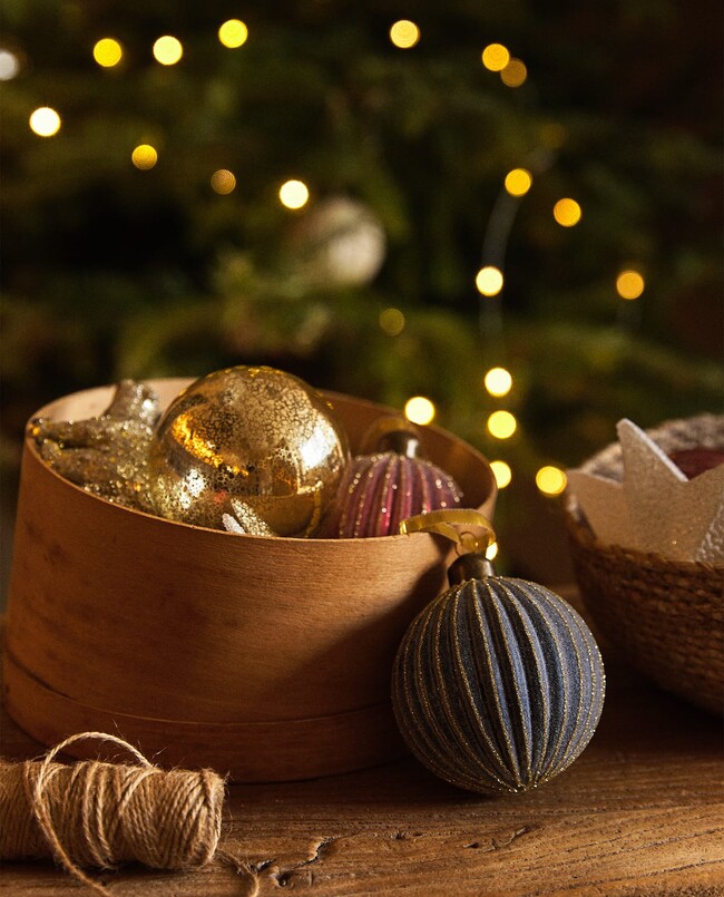 Siete ideas para inspirar la decoración de tu árbol con estas 41 bolas ...