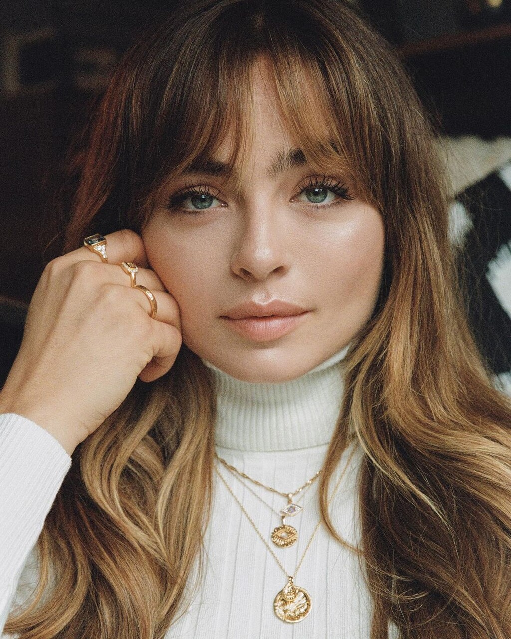 Tomamos nota de estos trucos de experto para peinar el flequillo