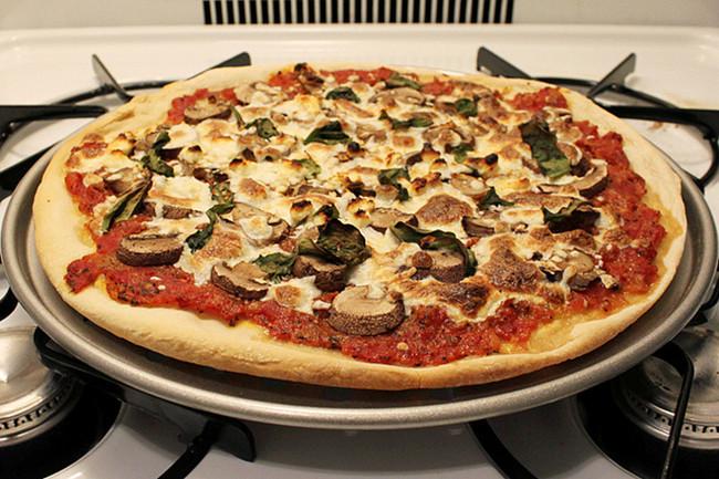 Los quesos para una pizza perfecta son el Mozzarella y el Cheddar