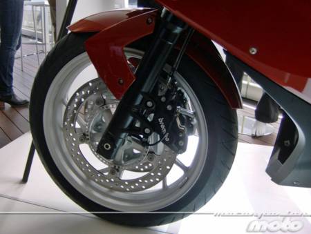 BMW F 800 GT, prueba (valoración, ficha técnica y galería)