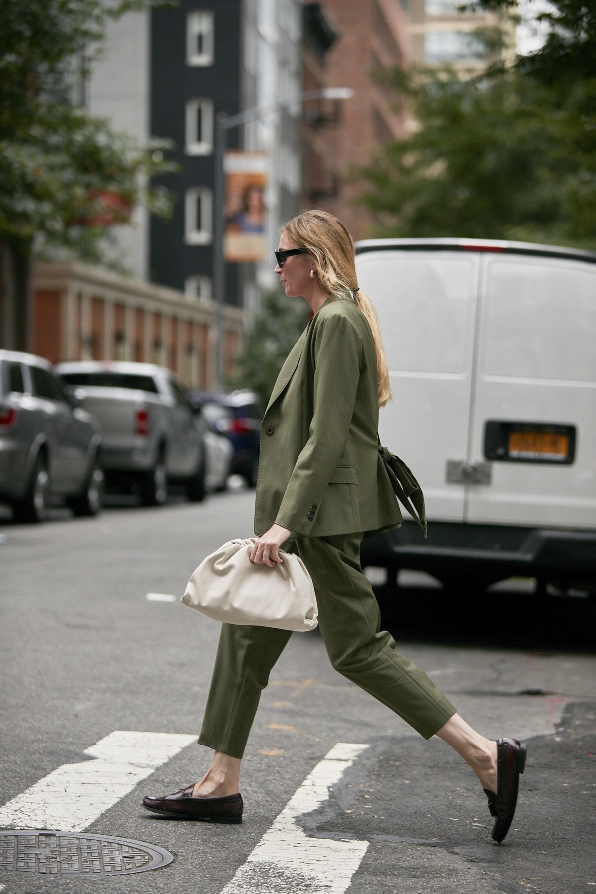 Cómo vestir si eres bajita: ideas de streetstyle para parecer más alta ...