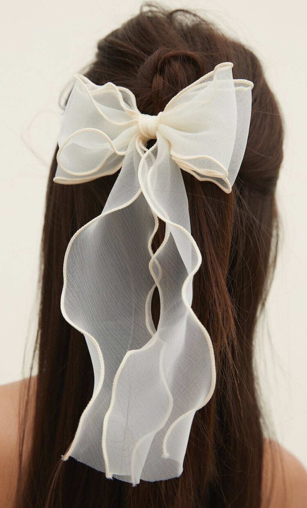 El lazo de pelo perfecto está en Stradivarius y es tan bonito que ...