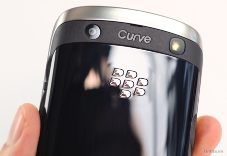 BlackBerry Curve Apollo se deja querer por la cámara