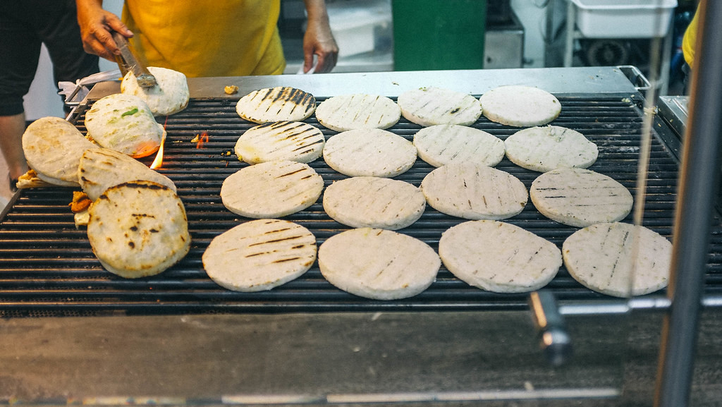 Cómo hacer arepas, la receta más fácil, casera y tradicional de ...