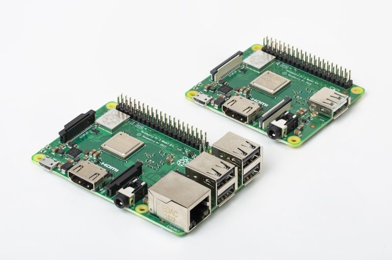 Llega la nueva Raspberry Pi 3 Model A+: más pequeña que nunca y con un ...