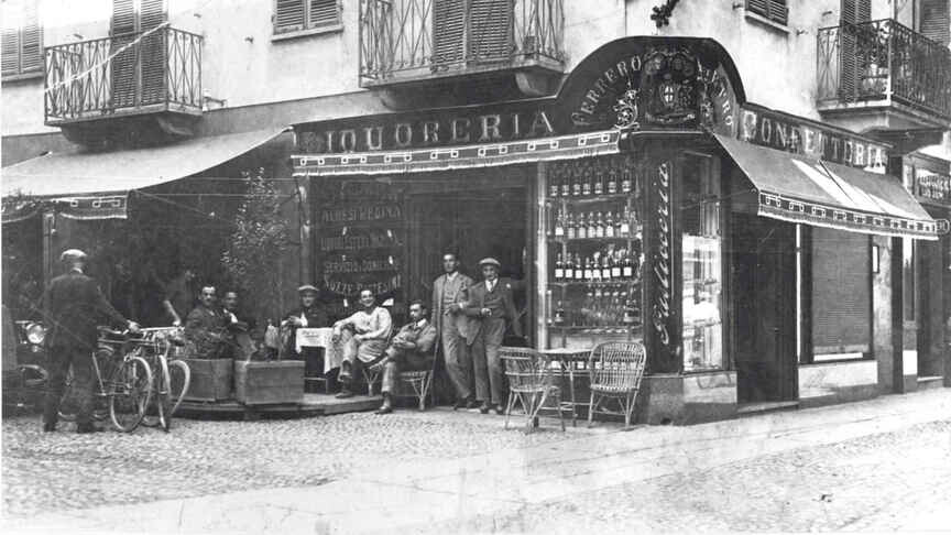 Ferrero Rocher: la historia detrás del bombón industrial más famoso del ...