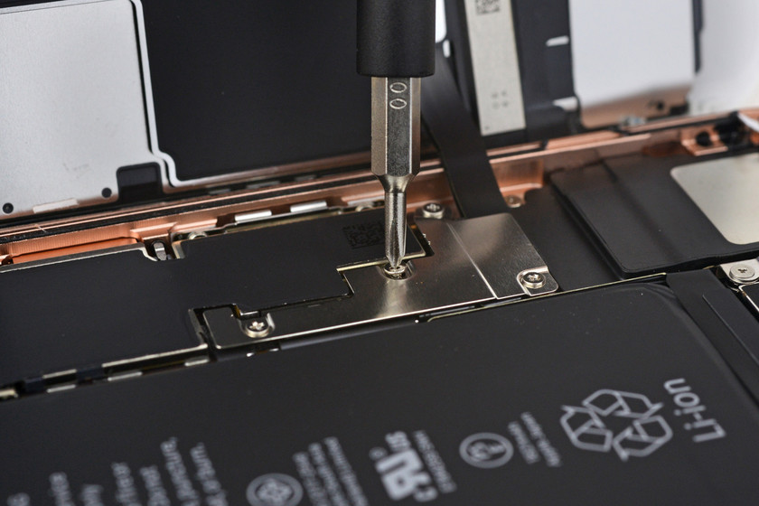 iFixit se adentra en el iPhone 8 y confirma algunas especificaciones ...