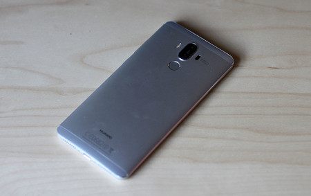 Huawei Mate 9 vs Huawei Mate 10