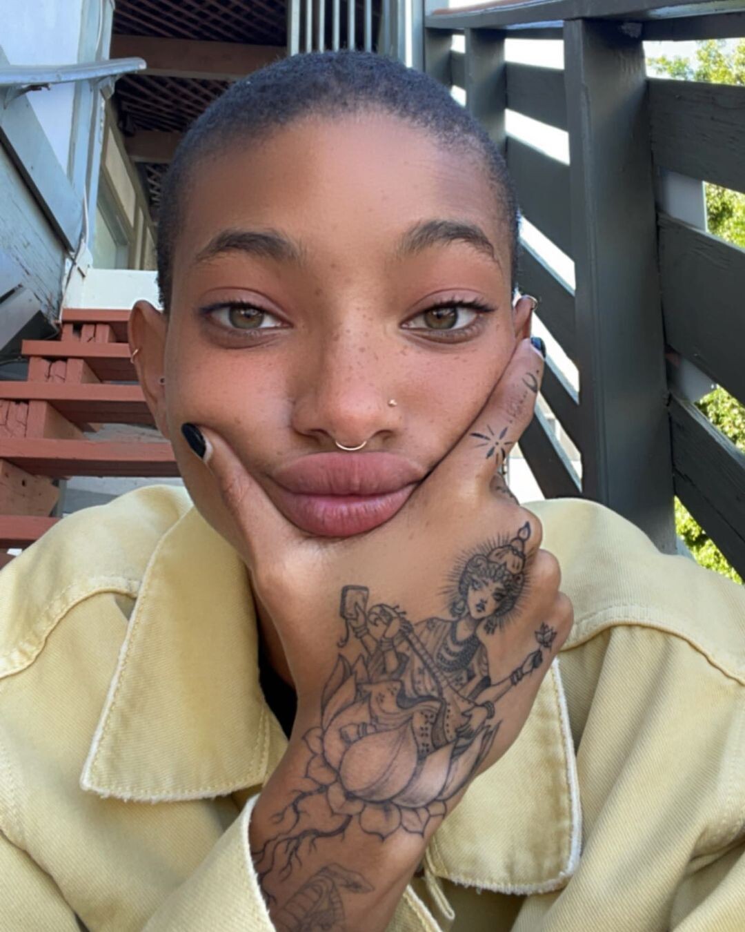 El pelo rapado se vuelve tendencia entre las famosas y los expertos ...